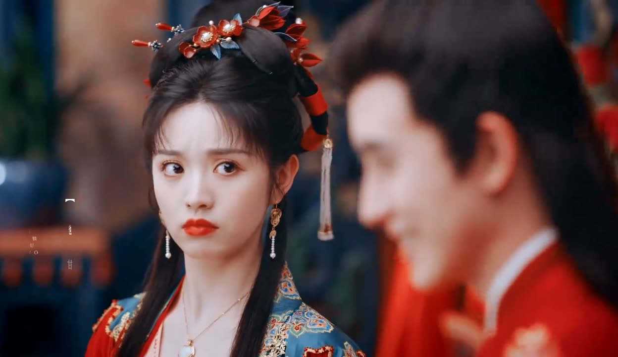 【蜜糖鉴影】花轿喜事:删减吻戏曝光!敖瑞鹏大婚夜变怂包,田曦薇扯腰带献吻 8千粉丝1千作品热议中片花视频 免费在线观看 爱奇艺